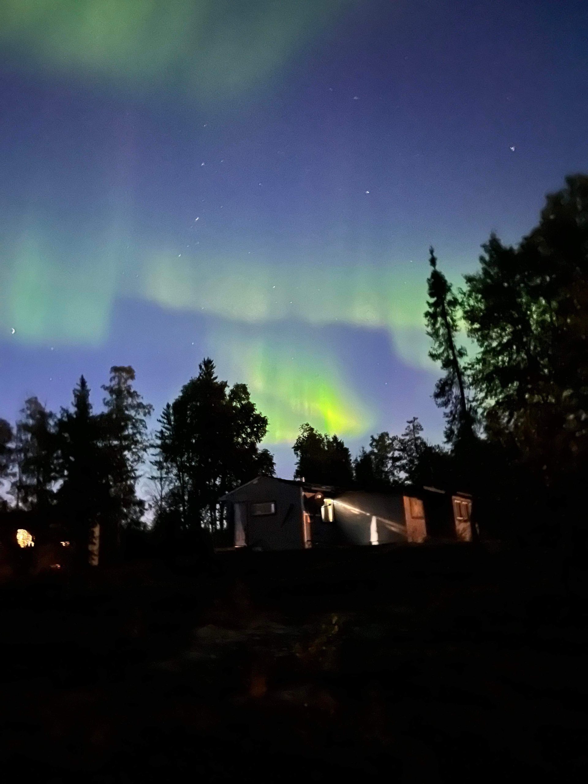 Remote fly-in lodge for Aurora lights & outdoor adventure - Spectacular NWT